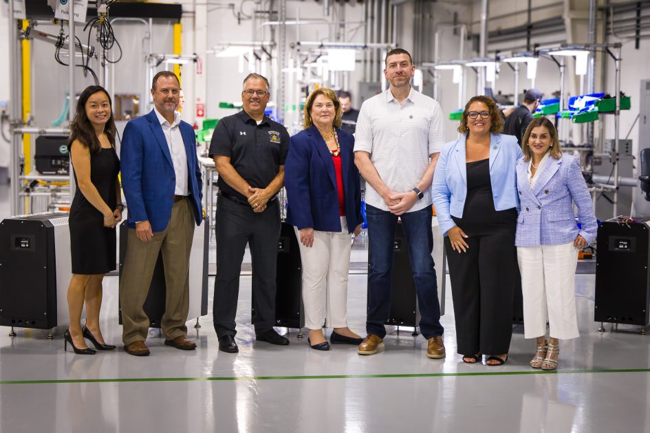 Senator Ward Tours the Country’s Most Advanced Tubular Solid Oxide Fuel ...